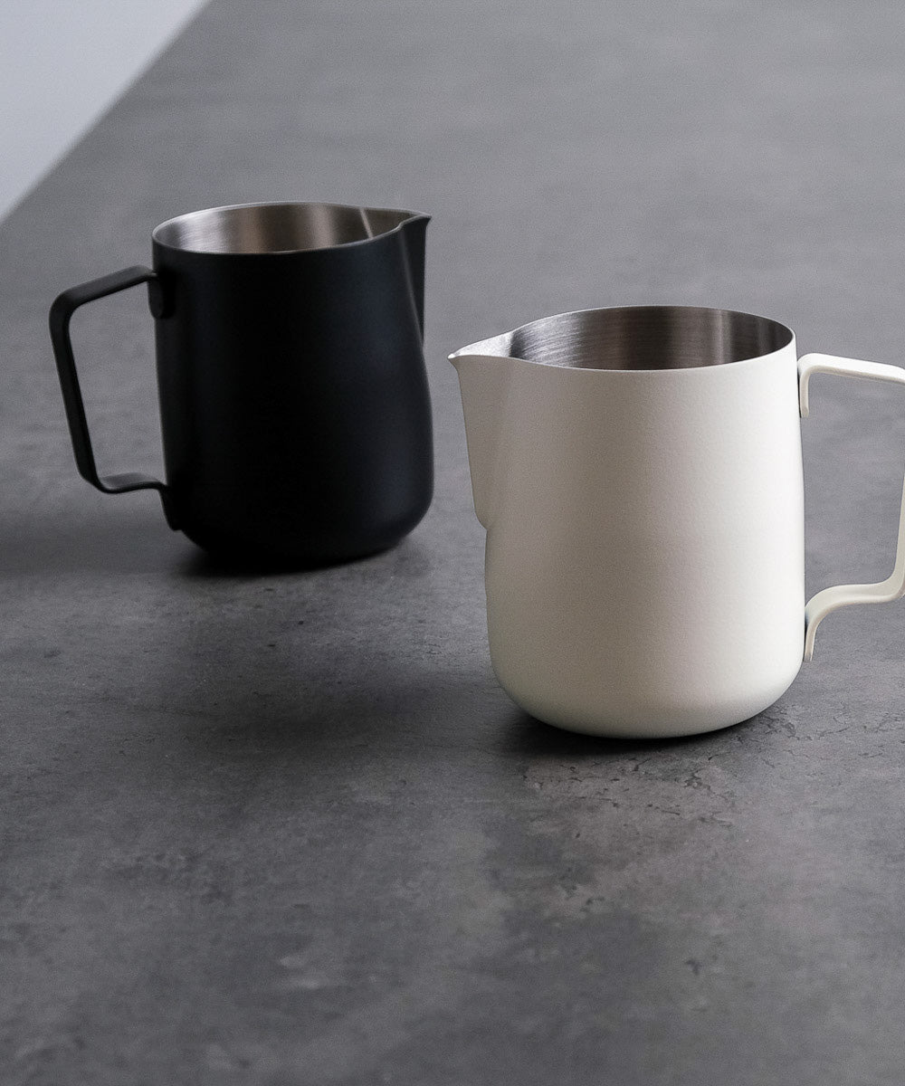600cc / 20oz WPM Free Pour Competition Pitcher — Slow Pour Wholesale